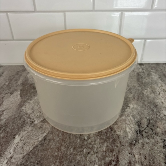 Tupperware | Kitchen | Vintage Tupperware Sheer Storage Container 2669 ...